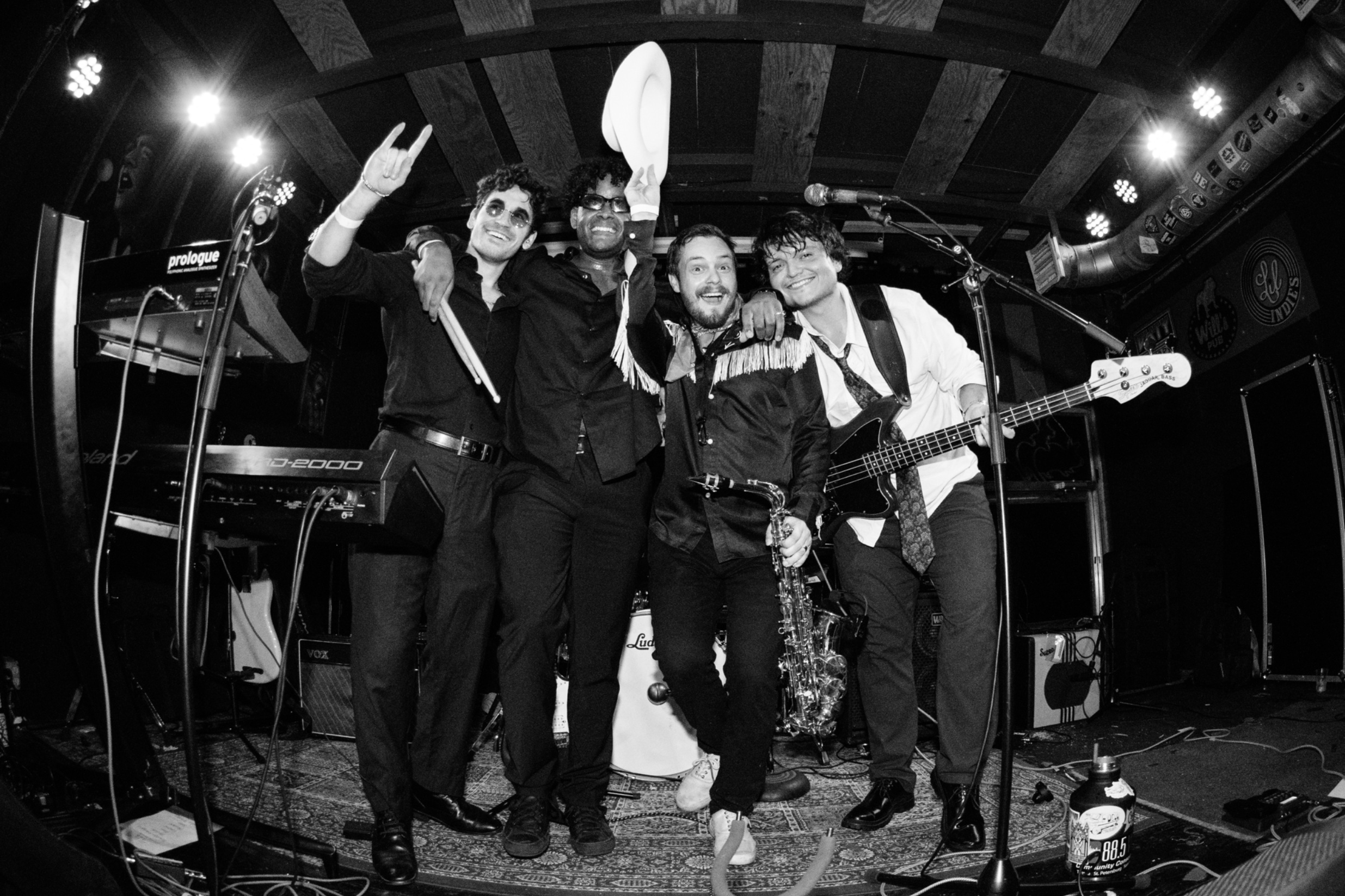 Don't Tease Me, Baby... - Treis And Friends - WMNF 88.5 FM